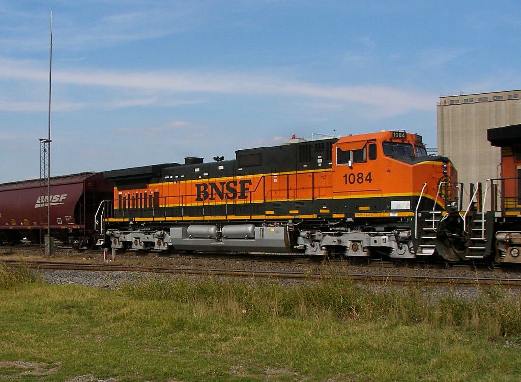 BNSF 1084